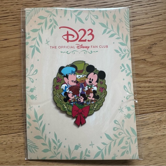 Disney | Jewelry | Disney D23 Exclusive Holiday Wreath A Christmas ...